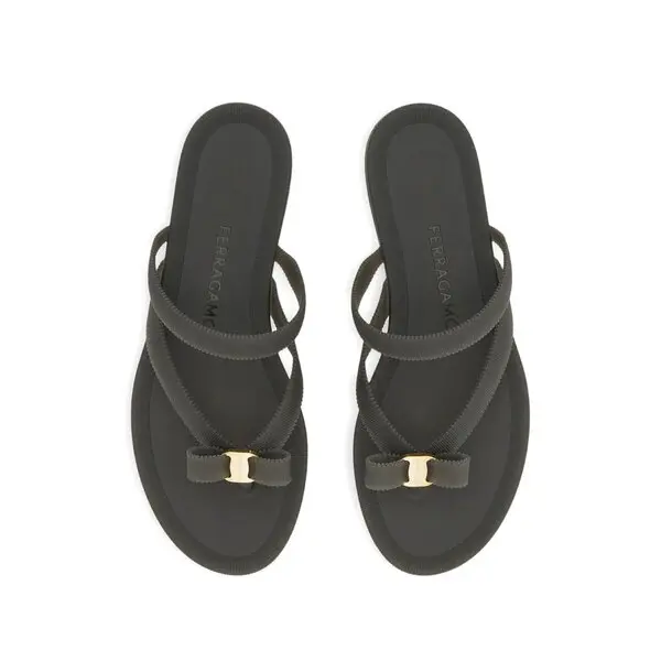 FERRAGAMO Thong Sandals With Vara Bow Detailing - Black