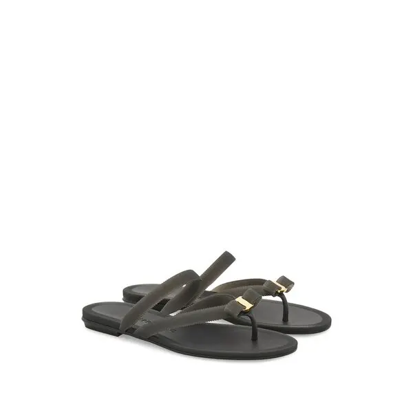 FERRAGAMO Thong Sandals With Vara Bow Detailing - Black