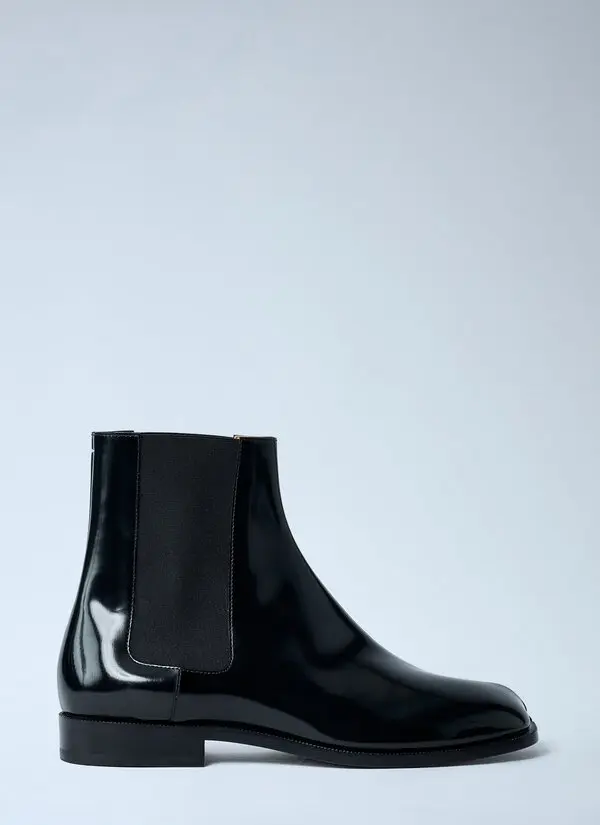 MAISON MARGIELA Tabi Chelsea Boots In Patent Leather
