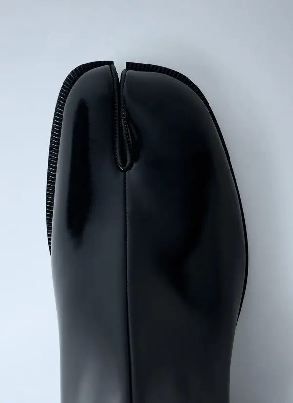 MAISON MARGIELA Tabi Chelsea Boots In Patent Leather