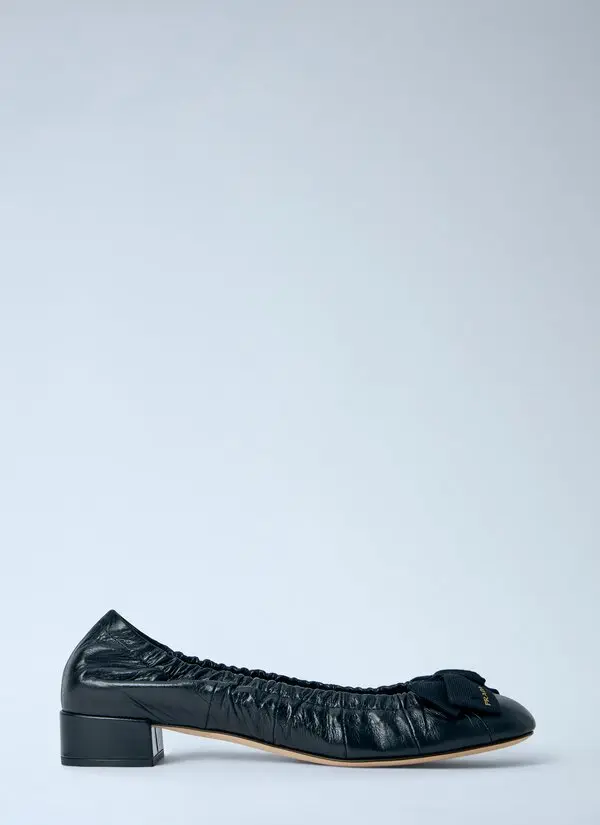 Prada Leather Ballet Flats With Bow Detailing - Black