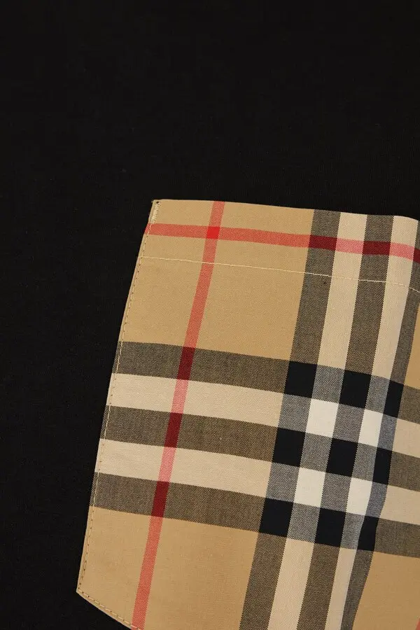 Burberry Clothing T-shirt With Pocket Detail - Multicolor