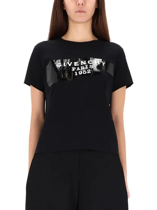Givenchy T-shirt With Logo - Black