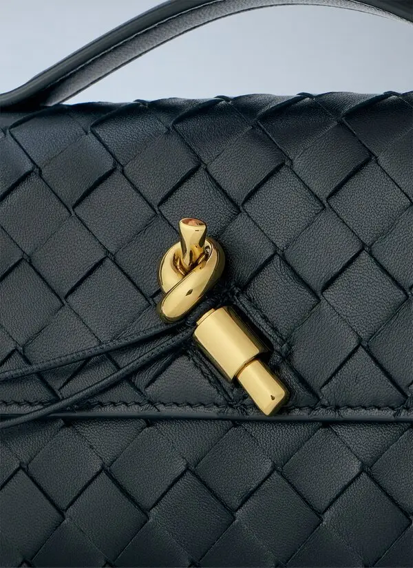 Bottega Veneta Long Andiamo Clutch In Woven Leather - Black
