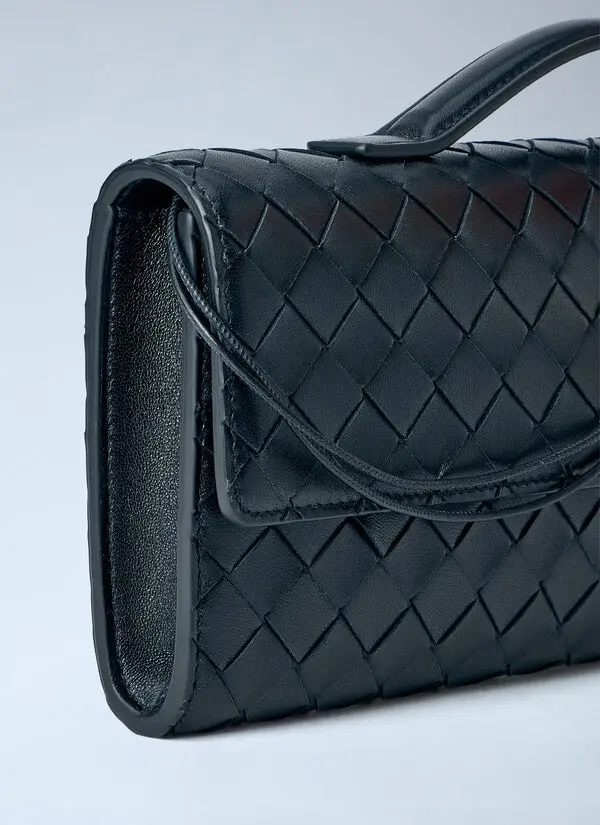 Bottega Veneta Long Andiamo Clutch In Woven Leather - Black