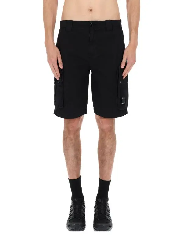C.P. COMPANY Cargo Shorts With Logo Patch - Black
