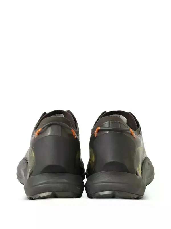 AND WANDER X Roa Camouflage Print Low-top Sneakers