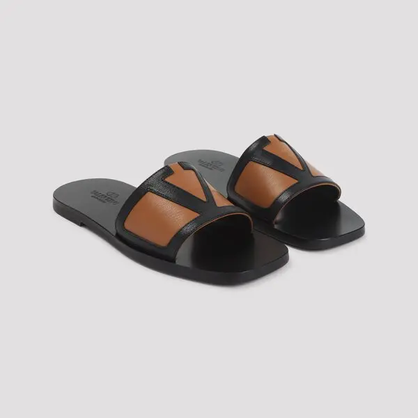 Valentino Garavani Vlogo Leather Flat Sandals