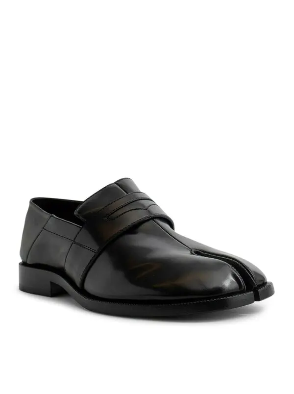 MAISON MARGIELA Tabi Loafers In Brushed Calf Leather - Black