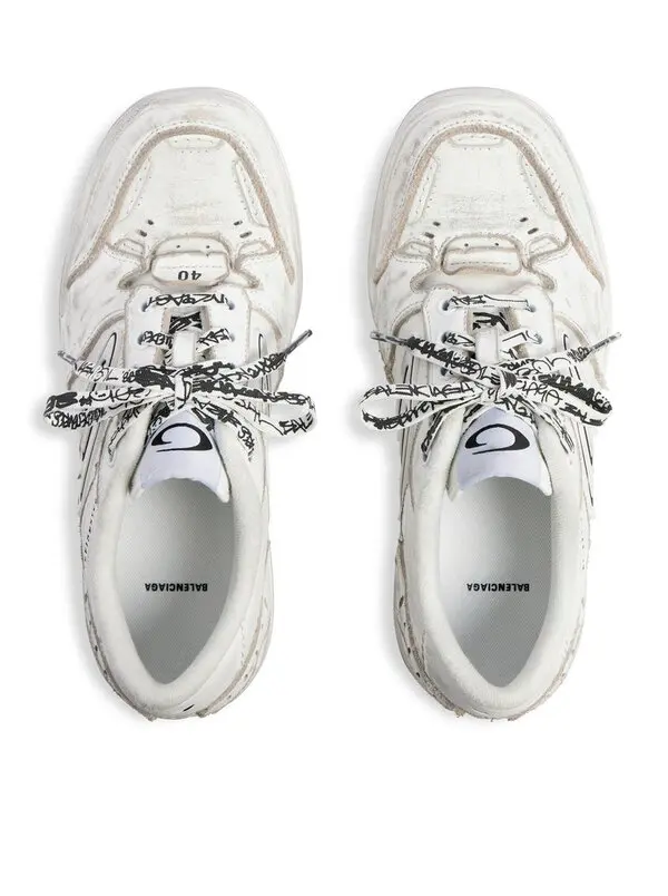 Balenciaga Hamptons Medium Distressed Sneakers - Multicolor