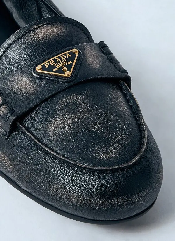 Prada Logo Plaque Loafers - Black