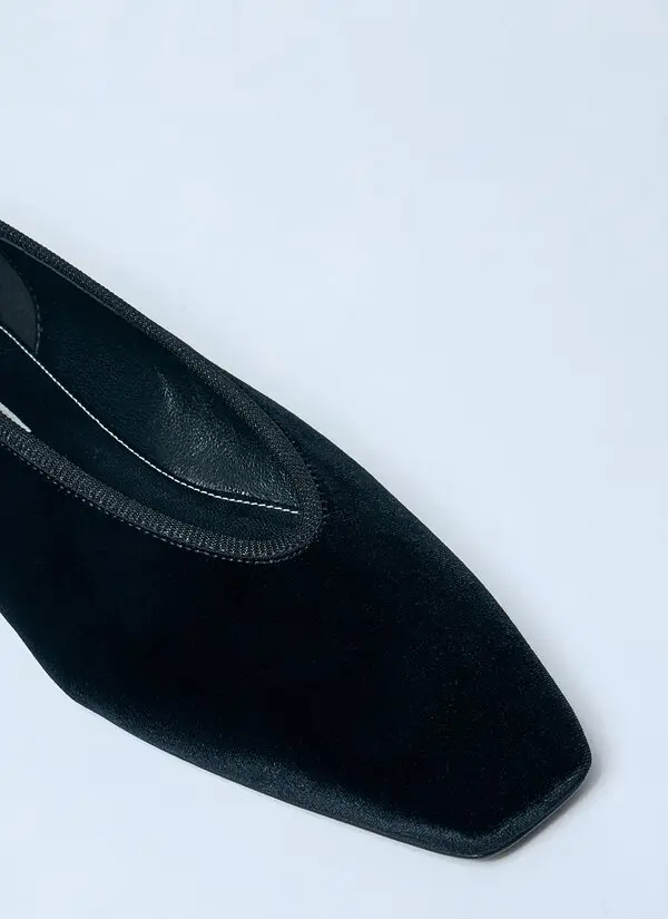 TOTEME Minimalist Velvet Ballerina Flats - Black