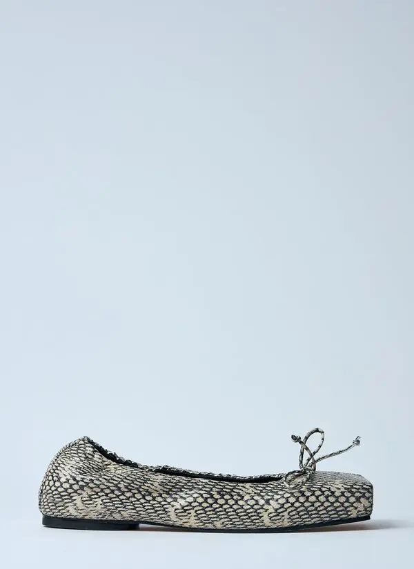 Jacquemus Les Ballerines Textured Leather Flats With Bow Detail - Cream