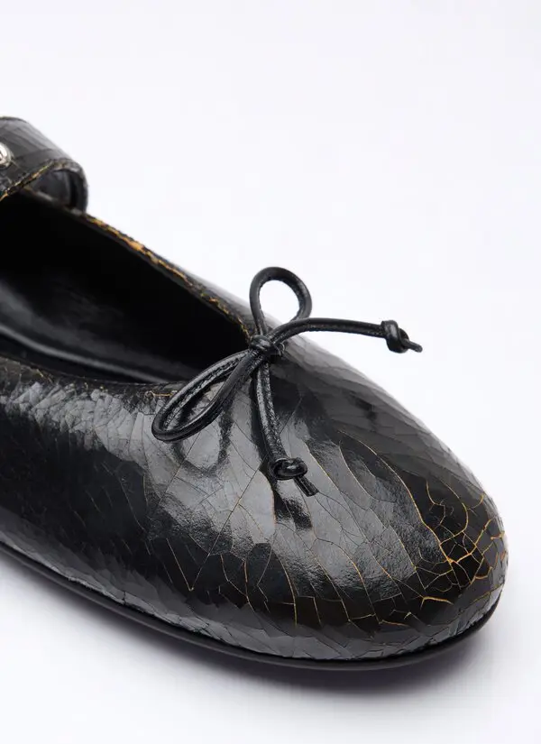 Miu Miu Crackled Leather Ballerina Flats With Bow Detail - Brown