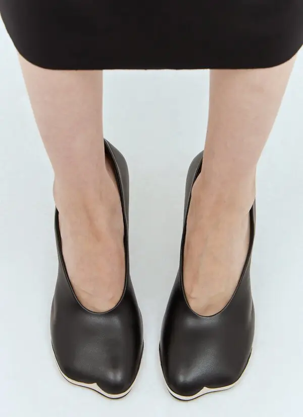 Burberry Décolleté Duck Heels In Smooth-grain Leather