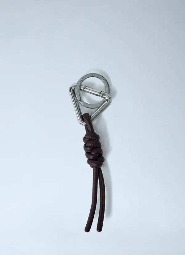 Bottega Veneta Triangle Key Ring With Engraved Logo - Multicolor