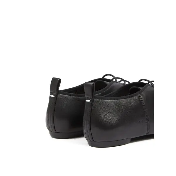 MAISON MARGIELA Split Toe Leather Lace-up Flats