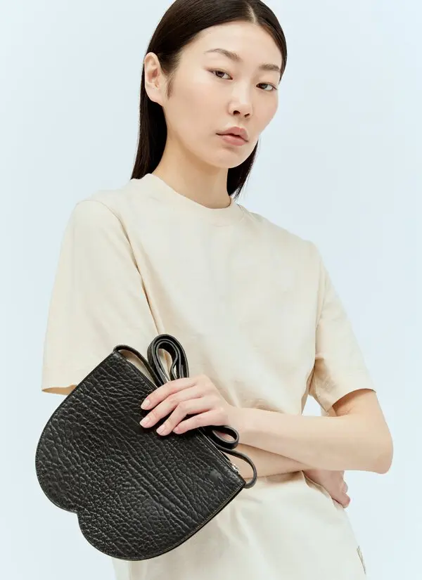 Burberry Chess Pouch Shoulder Bag In Pebble-grain Leather - Black