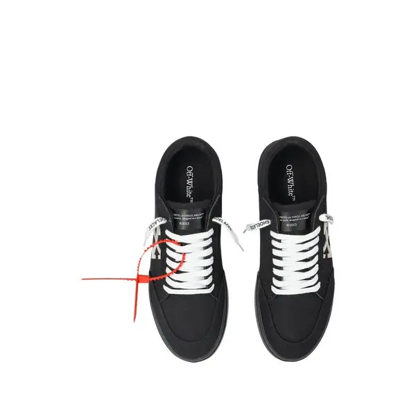 Off-White Arrow Motif Lace-up Low Top Sneakers - Black