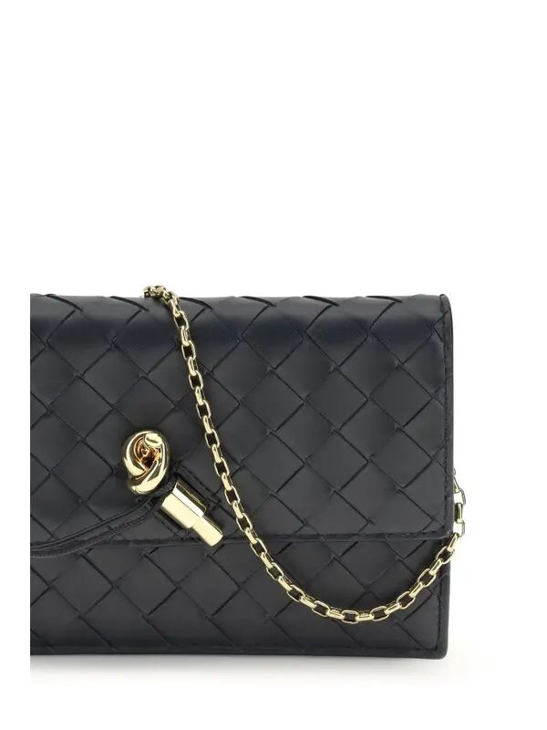 Bottega Veneta Andiamo Pouch On Chain - Black