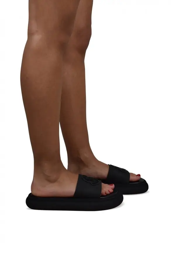 Moncler Slyder Slides With Embossed Logo - Black