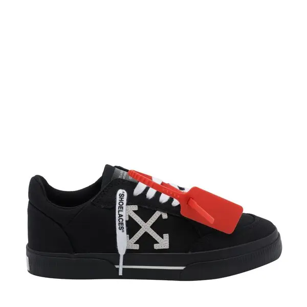 Off-White Vulcanized Low Top Sneakers - Black