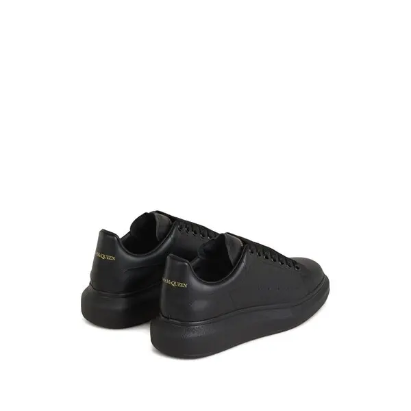 Alexander McQueen Low-top Sneakers With Perforated Detailing And Platform Sole - Black
