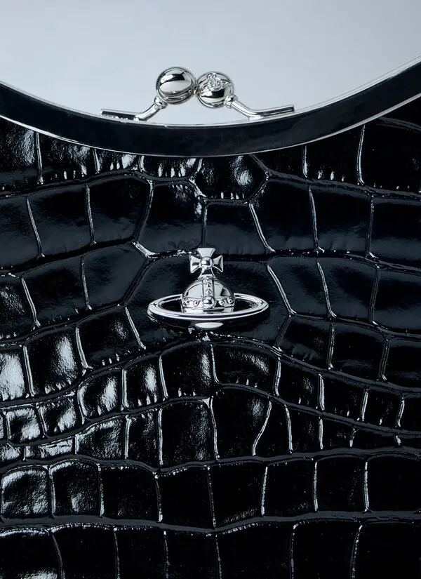 VIVIENNE WESTWOOD Charm Frame Shoulder Bag - Black
