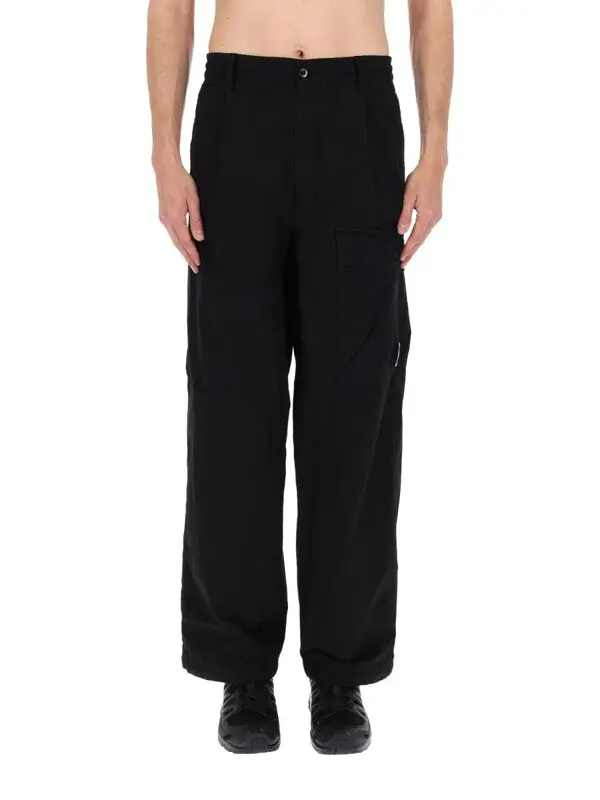 C.P. COMPANY Cargo Pants With Logo Patch - Black
