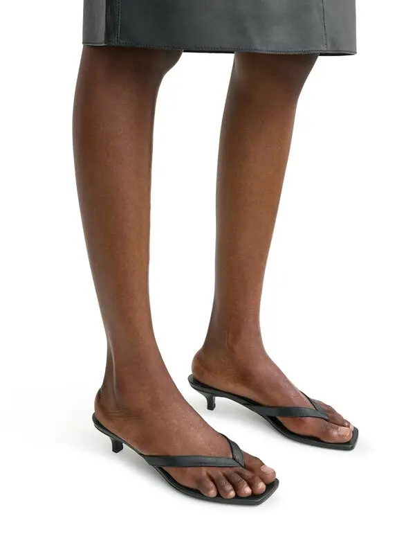 TOTEME Leather Heel Flip Flops - Black