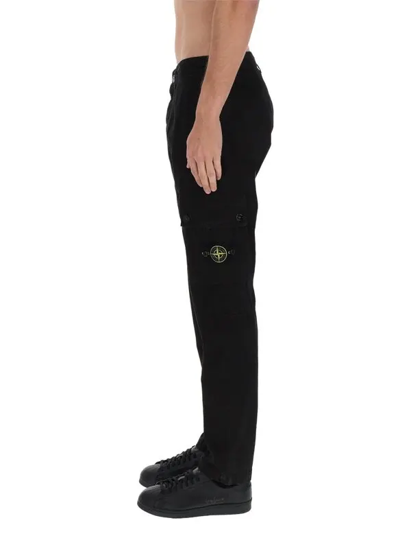 Stone Island Cargo Pants With Logo Patch - Black