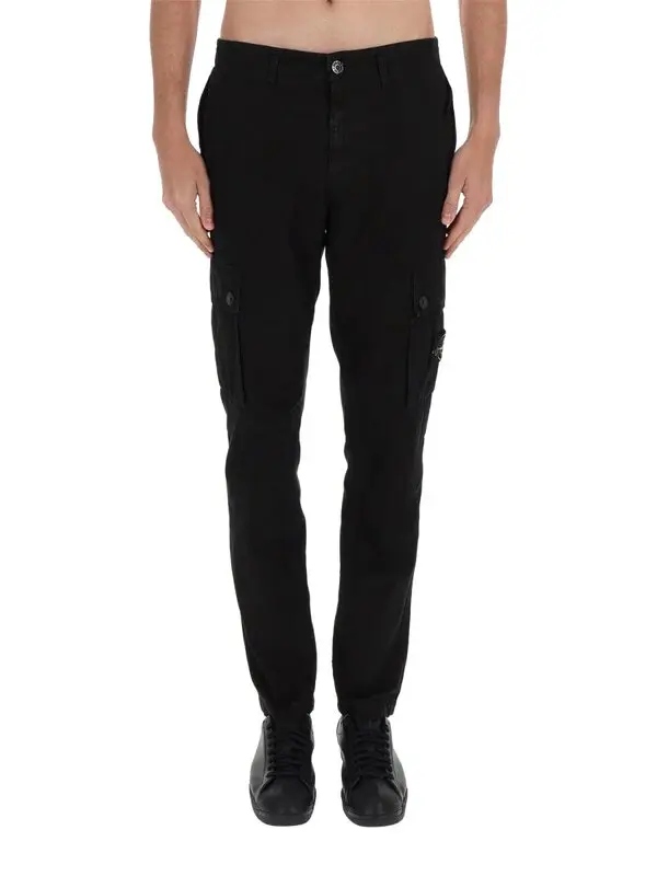 Stone Island Cargo Pants With Logo Patch - Black