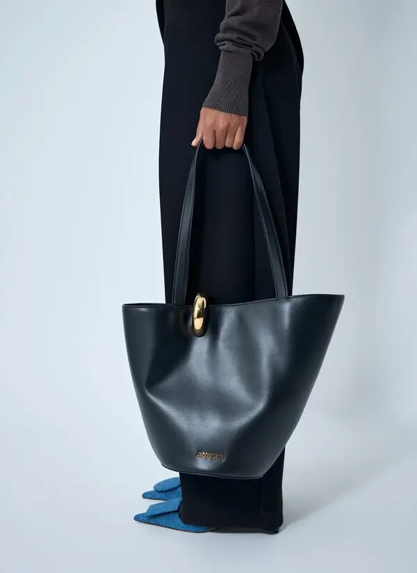 Jacquemus Le Moyen Bambola Bucket Bag - Black