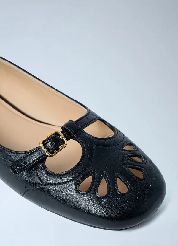Chloé Ballerina Flats With Adjustable Ankle Strap - Black
