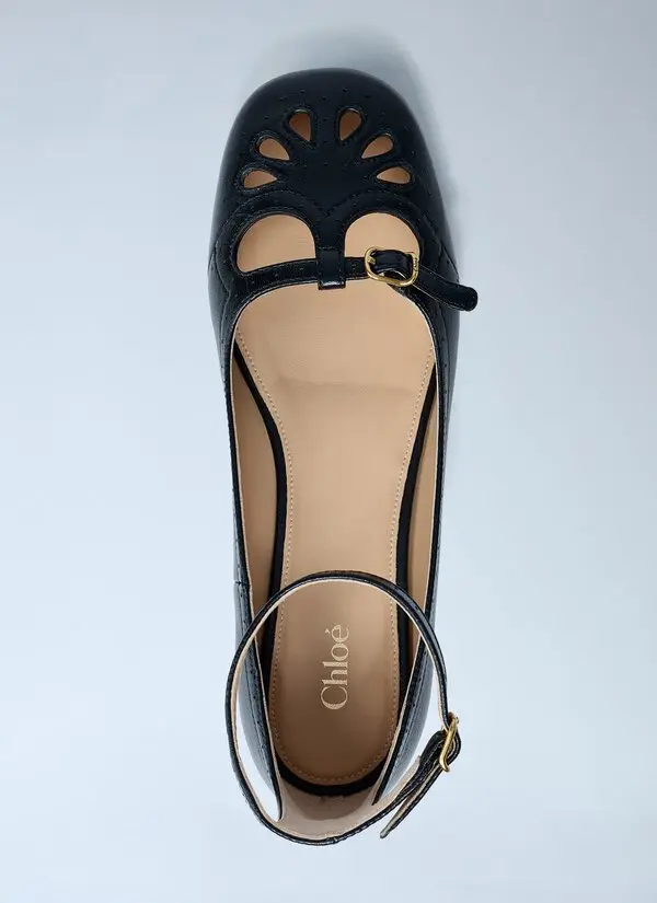 Chloé Ballerina Flats With Adjustable Ankle Strap - Black