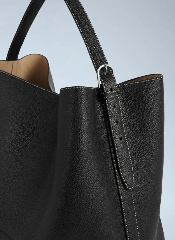 TOTEME Belted Tote Bag In Pebble-grain Leather - Black