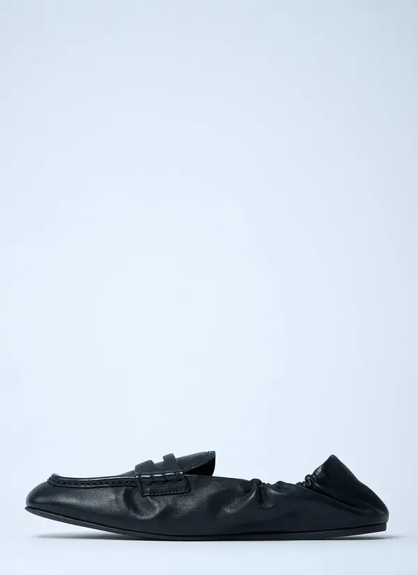 Miu Miu Logo Plaque Leather Loafers - Black