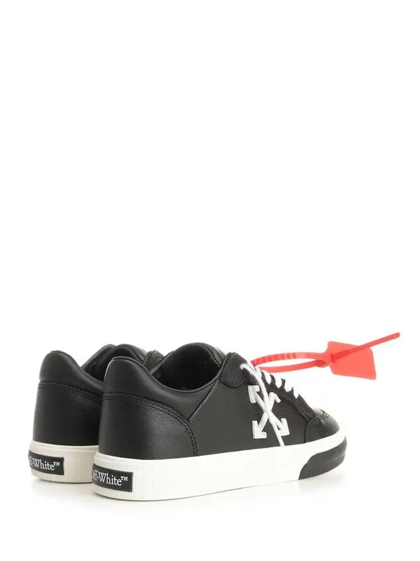 Off-White Vulcanized Low Top Sneakers - Black