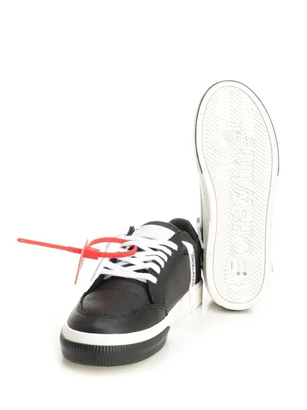 Off-White Vulcanized Low Top Sneakers - Black