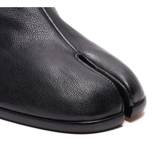 MAISON MARGIELA Tabi Ankle Boots - Black