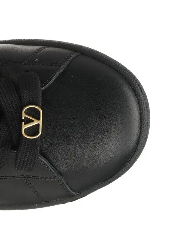 Valentino Garavani Royco Leather Lace-up Sneakers - Black