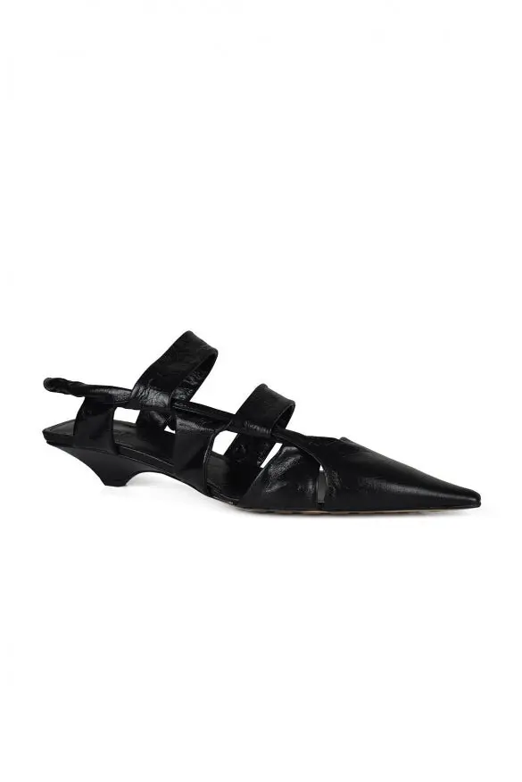 Bottega Veneta Bv Point Leather Sandals - Black