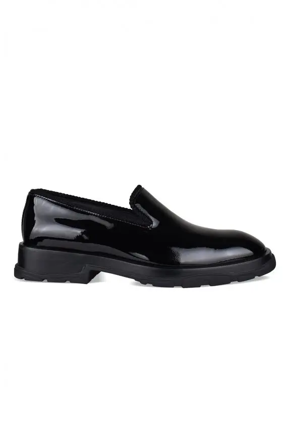Alexander McQueen Slip-on Tread Loafers In Patent Leather - Black