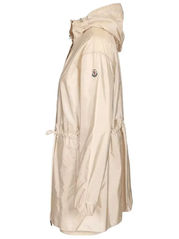 Moncler Weteau Waterproof Jacket With Hood And Ruffles - White