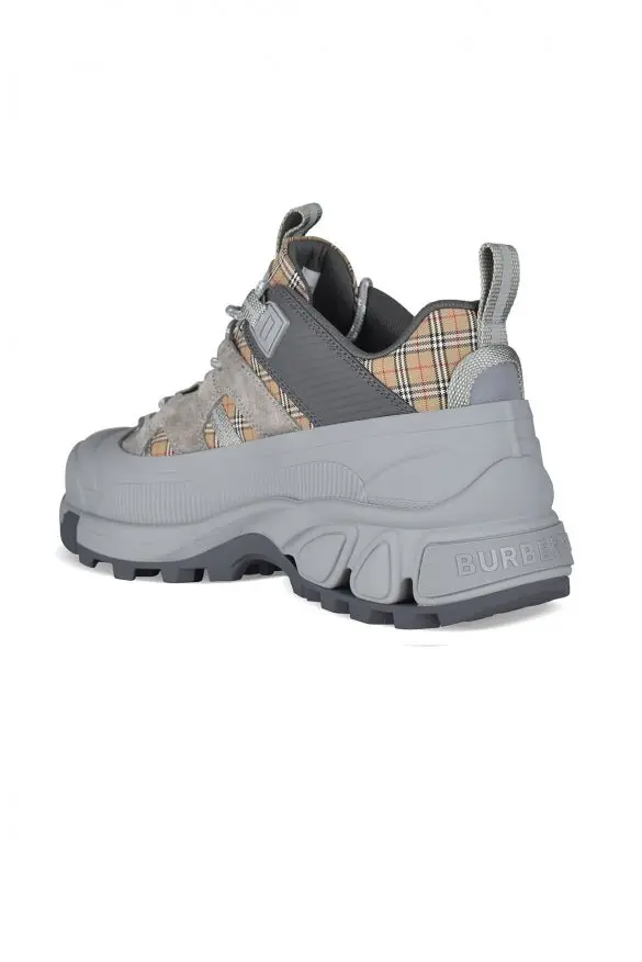 Burberry Arthur Sneakers - Gray