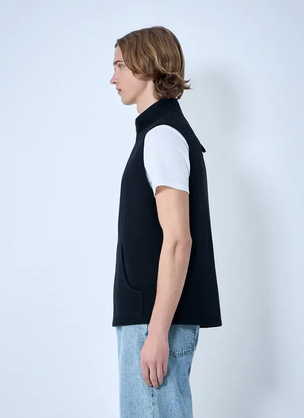 RIER High-neck Zip Vest With Front Pockets - Black