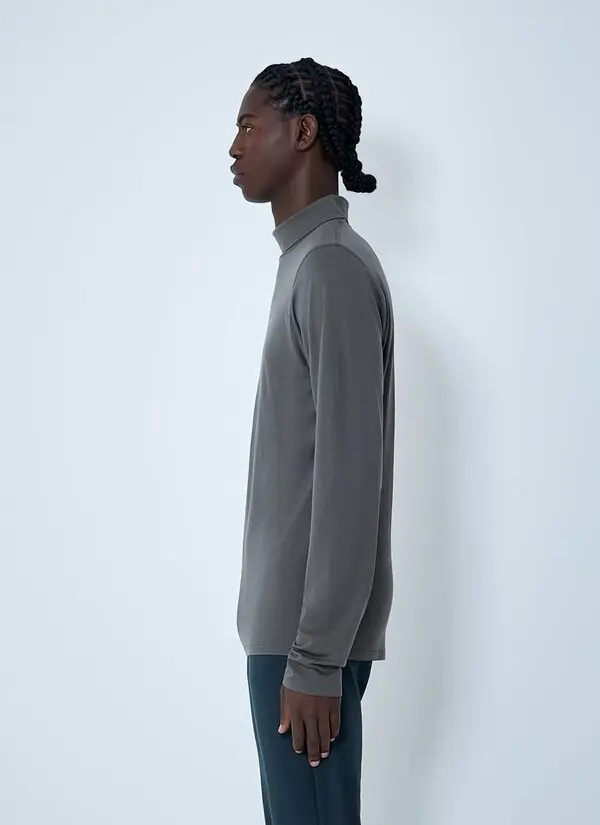 RIER Long Sleeve Wool Turtleneck Sweater