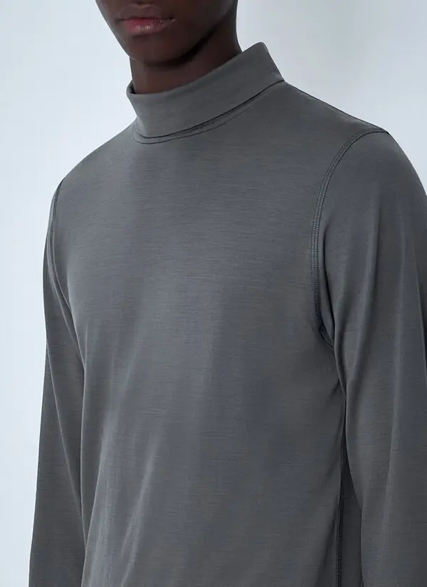 RIER Long Sleeve Wool Turtleneck Sweater