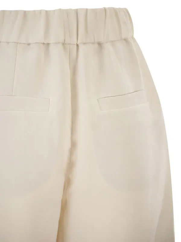 Brunello Cucinelli Baggy Pleated Shorts In Viscose And Linen Twill - Cream