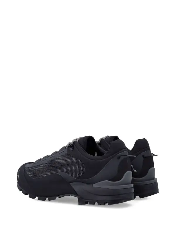 ROA Hida Low Top Sneakers - Black